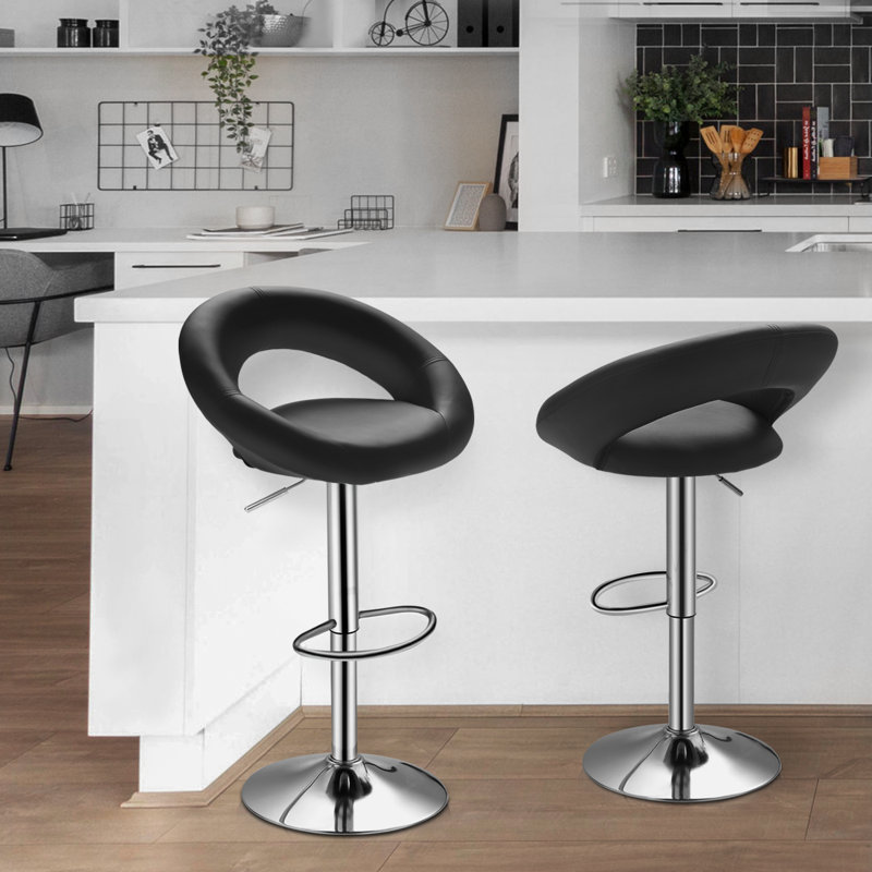 Swivelling bar stools store